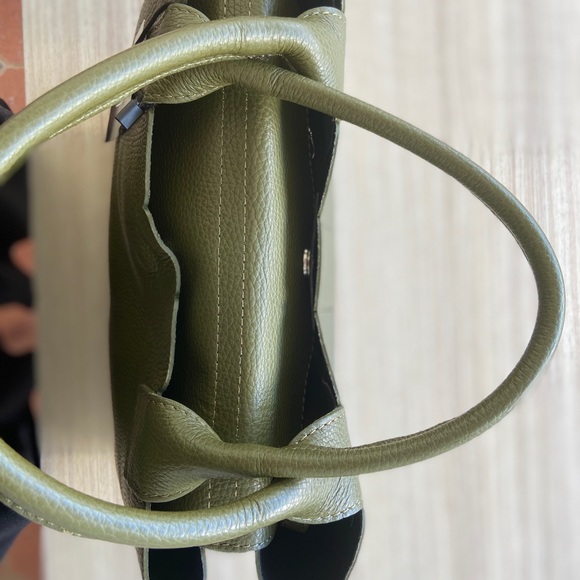 Via Victoria | Bags | Via Victoria Handbag | Poshmark